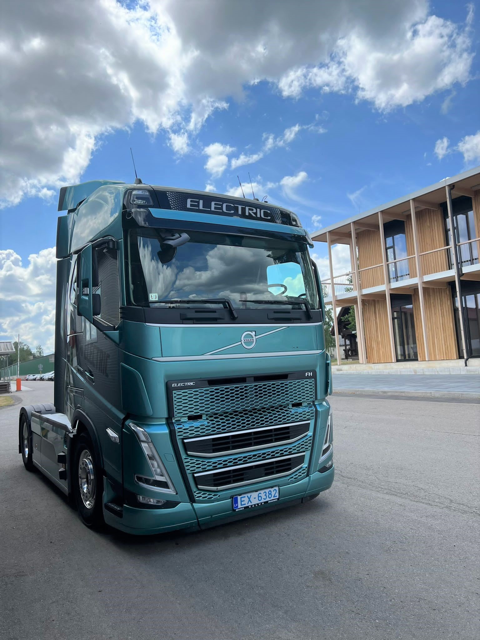 Esam pirmie Latvijā, kas veic izmēģinājuma braucienus ar Elektrisko ...